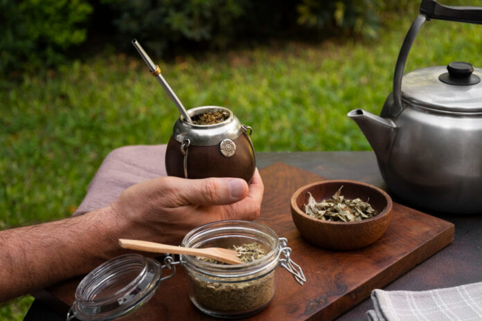 El mate: un clásico argentino con beneficios y precauciones - La Mañana